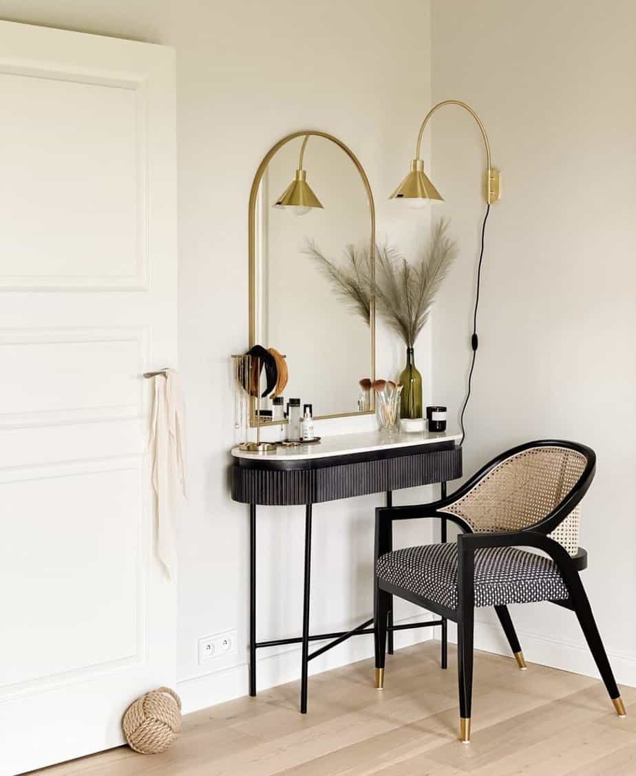 What You Need For a Makeup Corner On a Budget