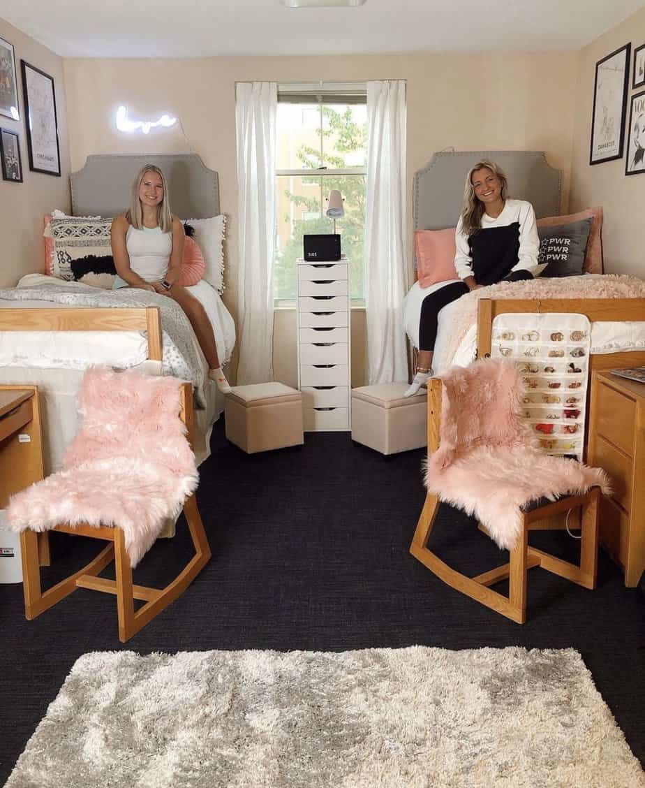 25 Dorm Room Chairs Without Wheels For College Students