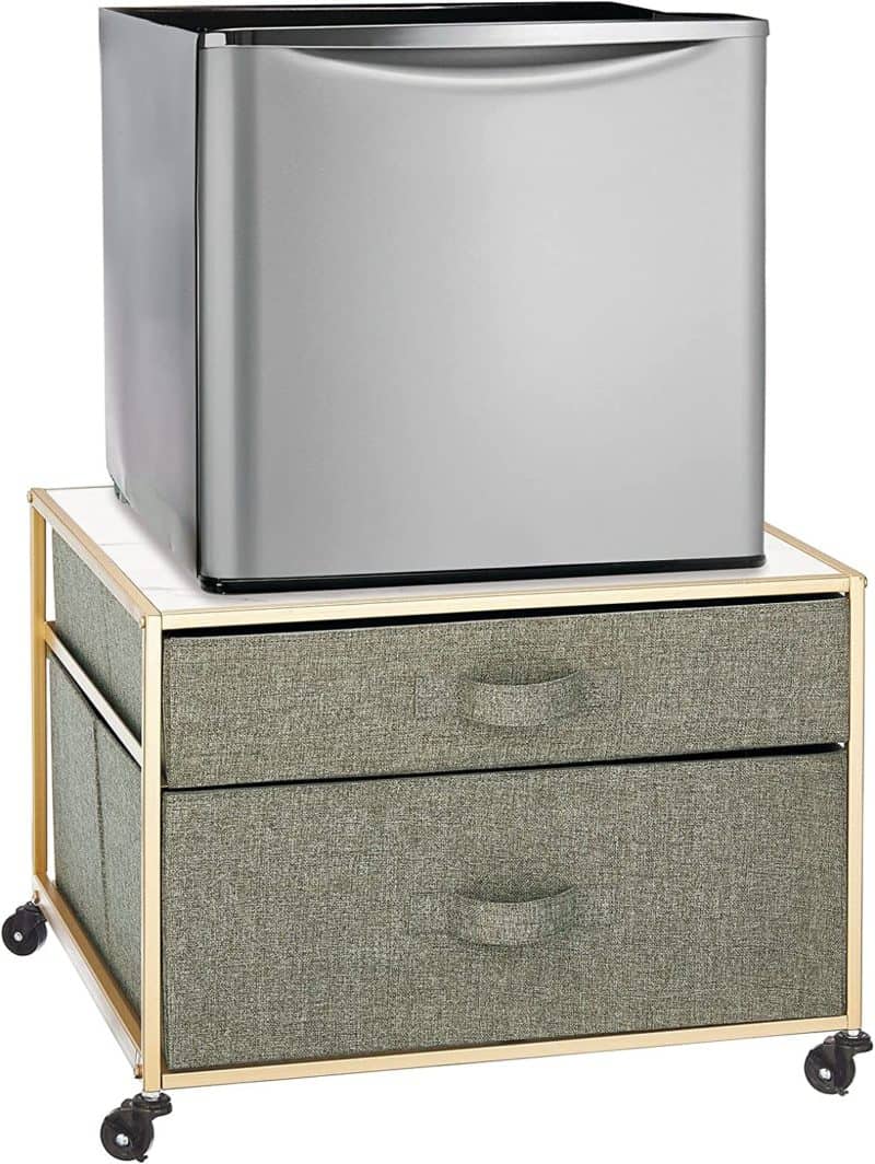 10 Ways to Organize Your Food in a Dorm Room Mini Fridge