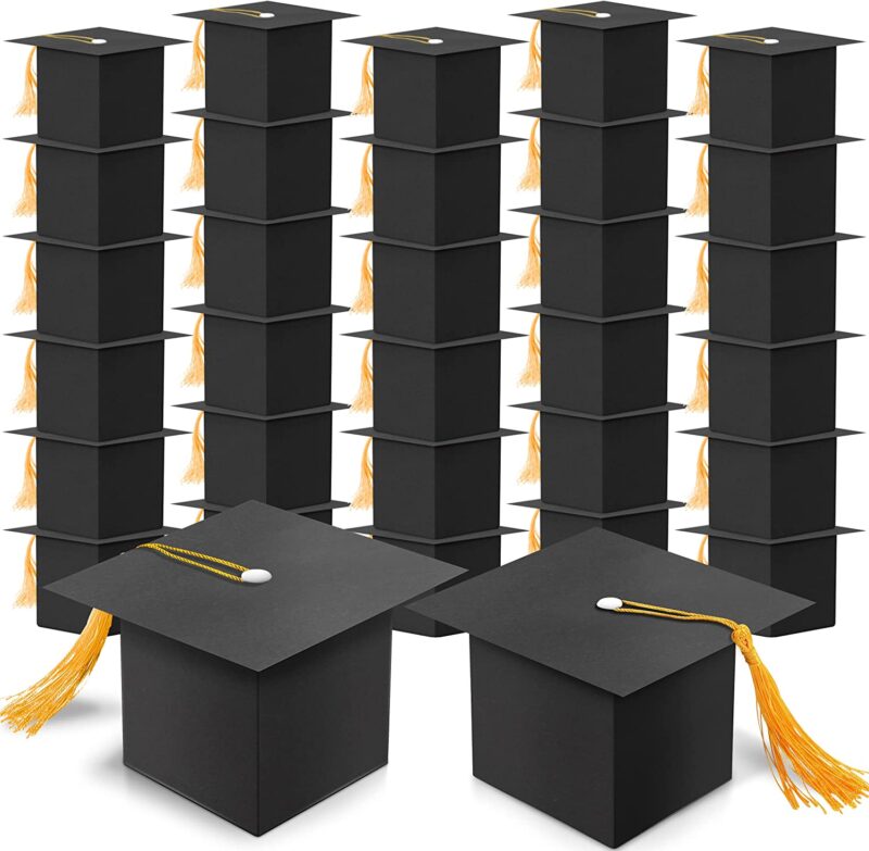 23 Graduation Party Centerpieces That Will Complete Your Table