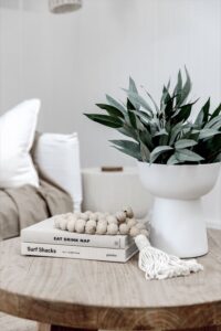17 Coffee Table Decor Ideas: Elevate Your Living Space Today!