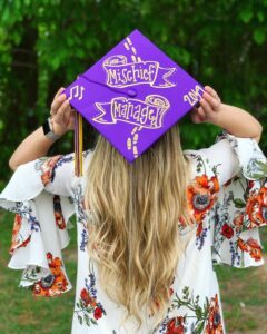26 Graduation Cap Ideas - Stand Out with These Hilarious Toppers!