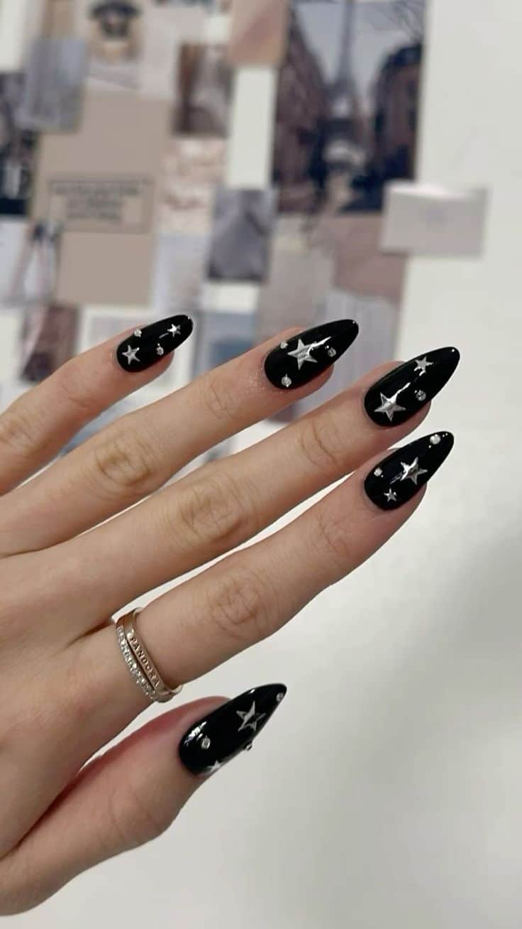33 Fall Nail Ideas: Autumn Manicure Madness to Spice Up Your Tips