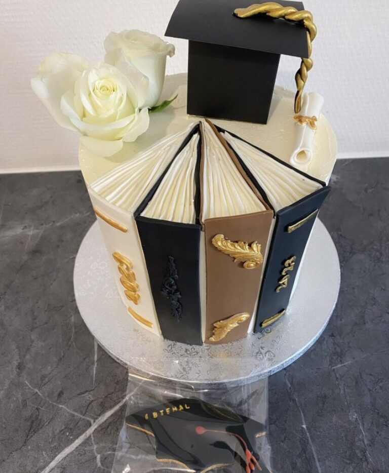 25 Graduation Cake Ideas: Slices of Success That Taste Like More!
