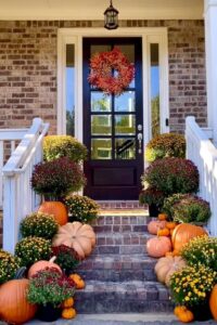 27 Fall Front Porch Ideas to Make Your Neighbors Jealous in 2025