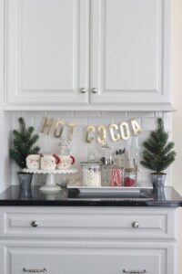 25+ Christmas Kitchen Decor Ideas That'll Make Santa Jealous