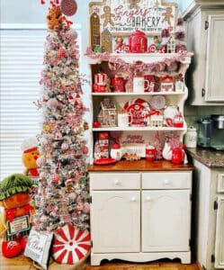 25+ Christmas Kitchen Decor Ideas That'll Make Santa Jealous