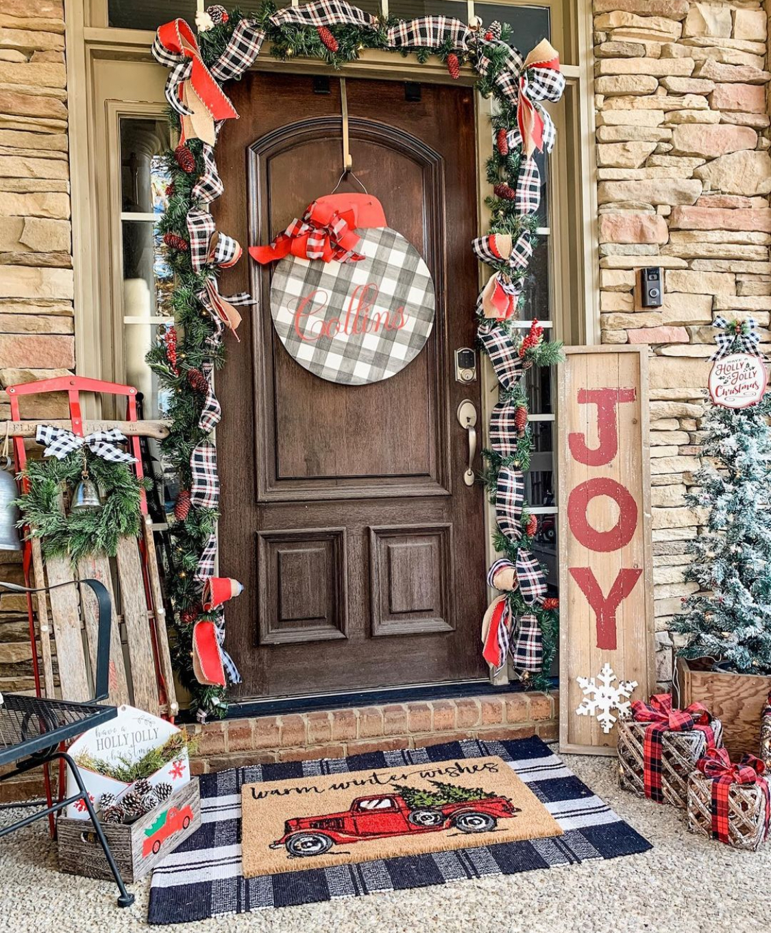 24 Christmas Porch Decor Ideas to Make Santa Jealous