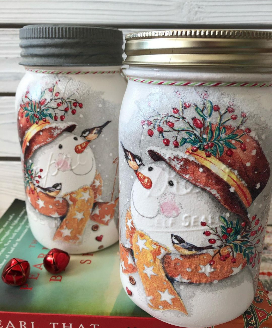 22 Christmas Mason Jar Centerpiece Ideas: Festive Faux Pas That'll ...