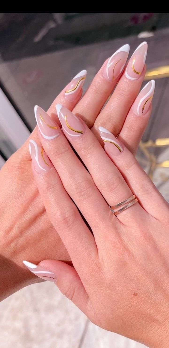 28 Graduation Nail Ideas to Celebrate Your Big Day