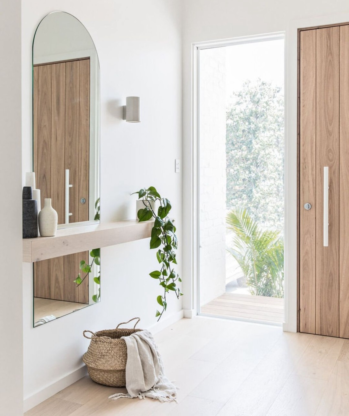 25 Entryway Ideas to Copy for a Stylish First Impression