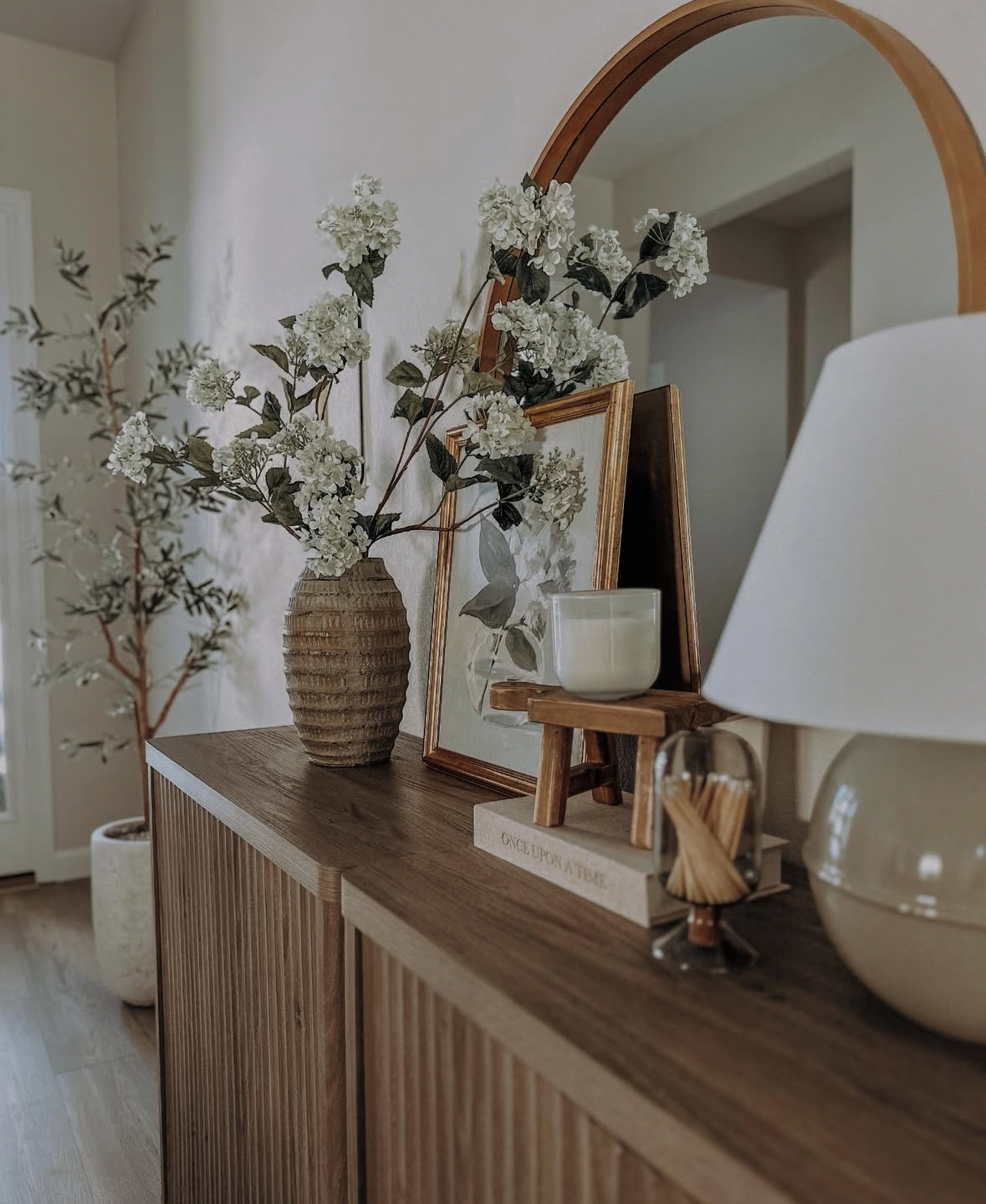 25 Entryway Ideas to Copy for a Stylish First Impression