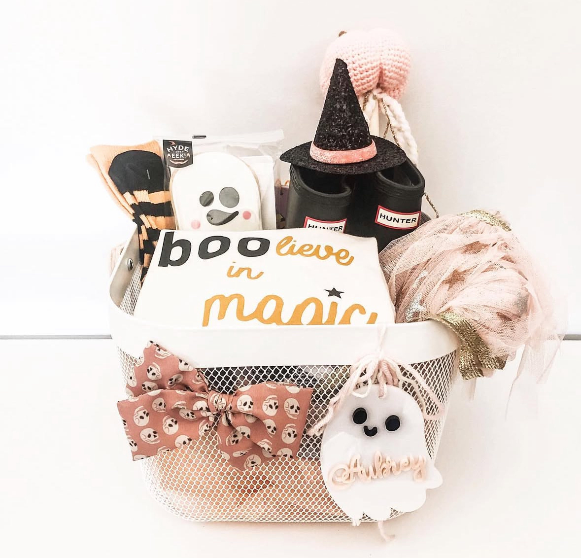 24 Cute Boo Basket Ideas To Delight Everyone On Your List This Halloween
