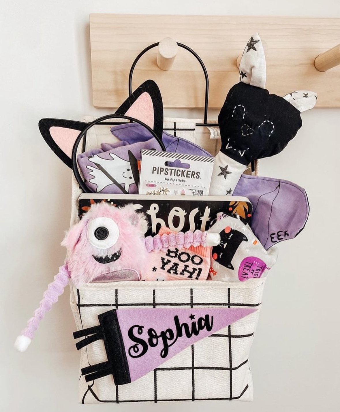 24 Cute Boo Basket Ideas To Delight Everyone On Your List This Halloween