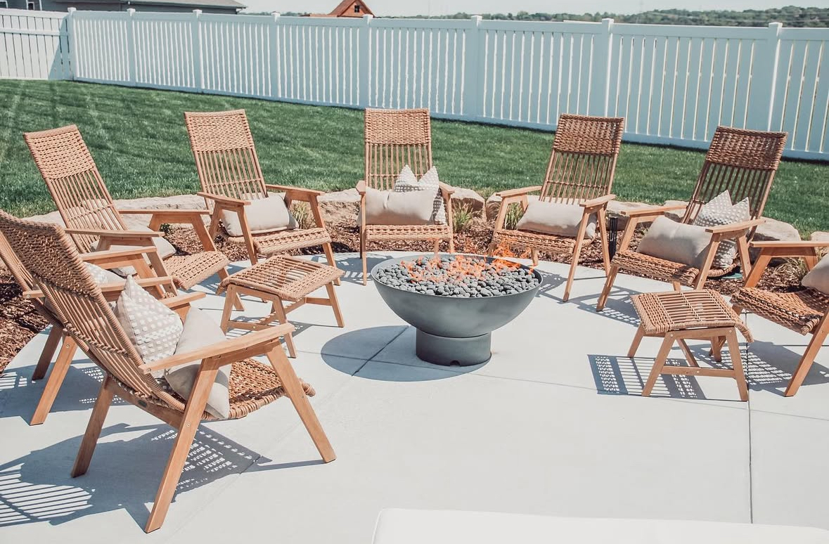 19 Cozy & Stylish Fire Pit Ideas to Transform Your Backyard