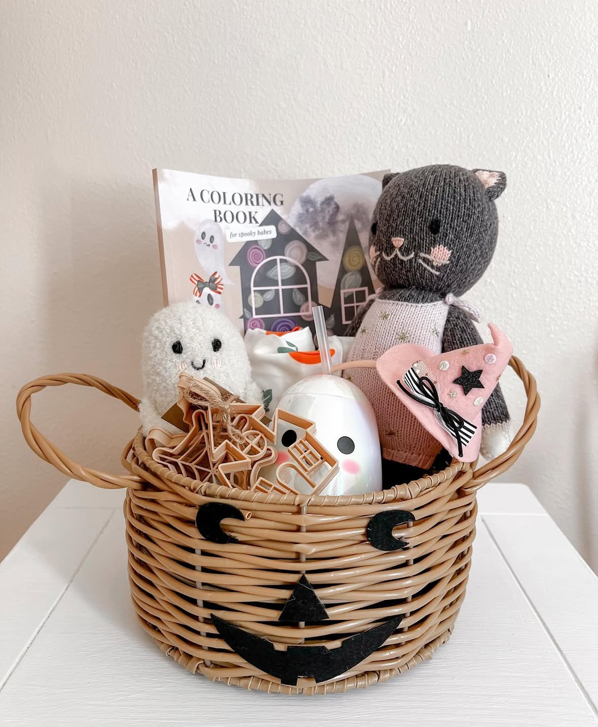 24 Cute Boo Basket Ideas To Delight Everyone On Your List This Halloween