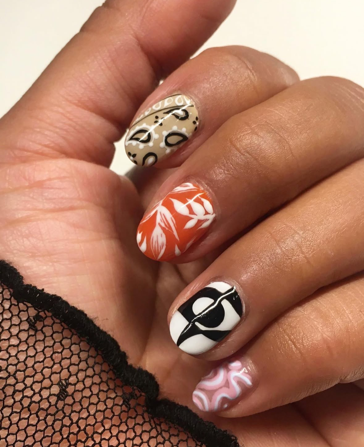30+ Short Fall Nail Ideas That Are Cute, Cozy & On-Trend