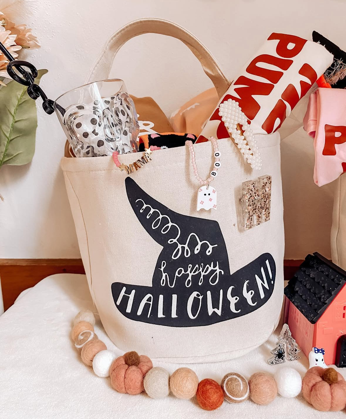 24 Cute Boo Basket Ideas To Delight Everyone On Your List This Halloween