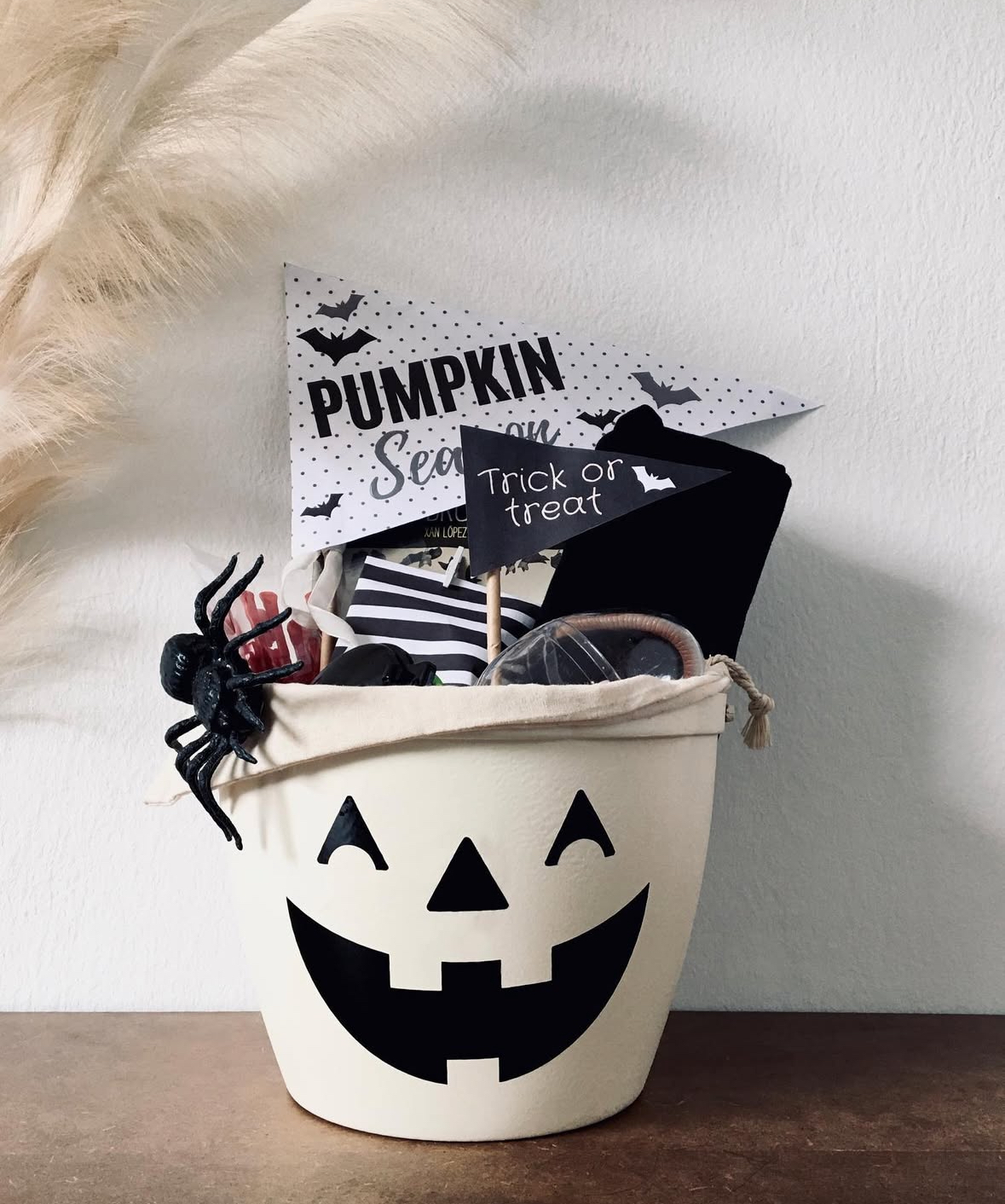 24 Cute Boo Basket Ideas To Delight Everyone On Your List This Halloween