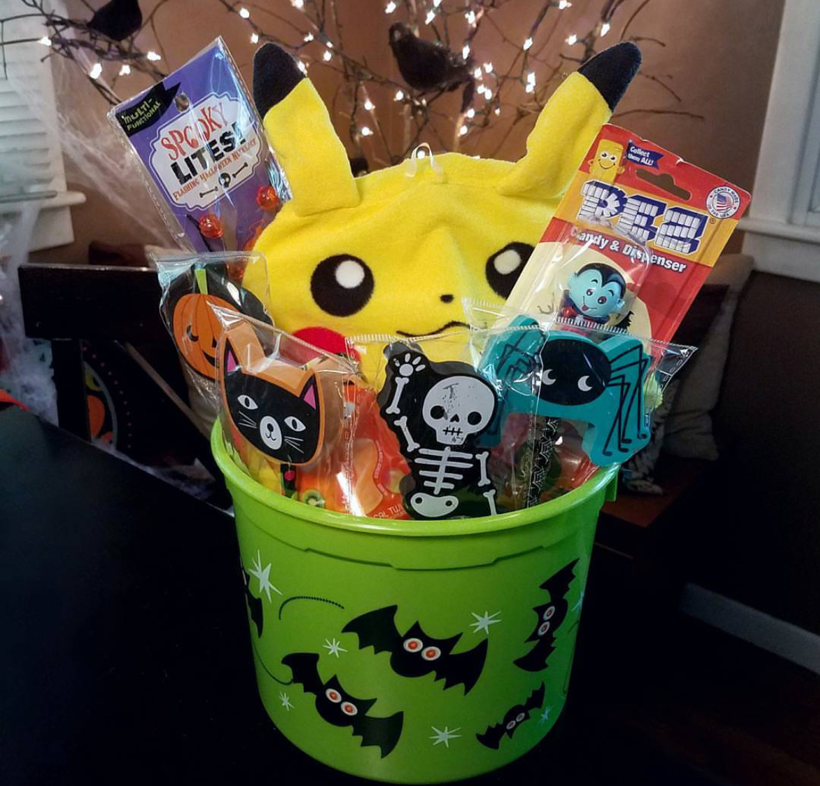 24 Cute Boo Basket Ideas To Delight Everyone On Your List This Halloween