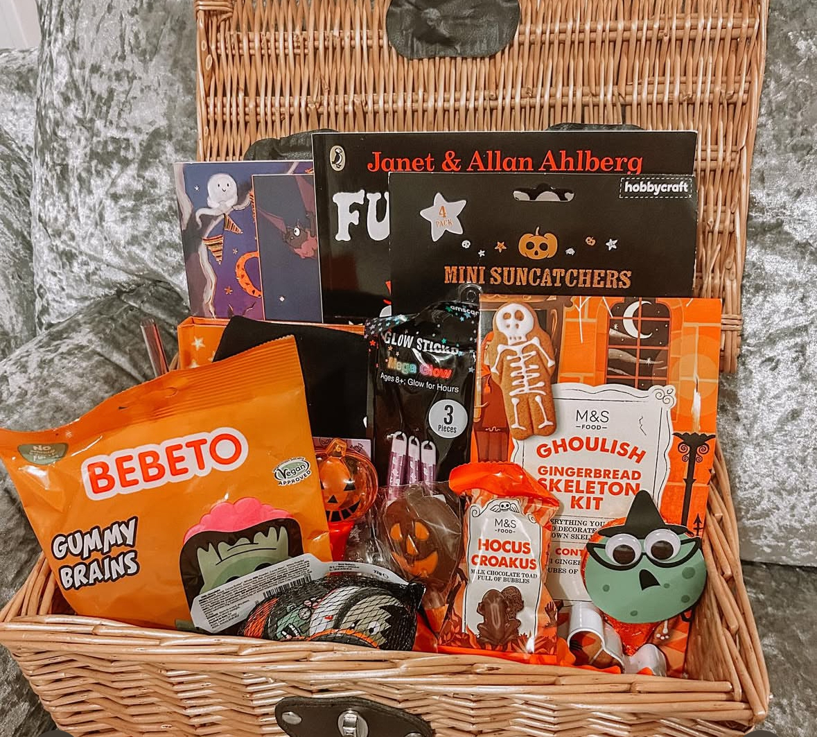 24 Cute Boo Basket Ideas To Delight Everyone On Your List This Halloween