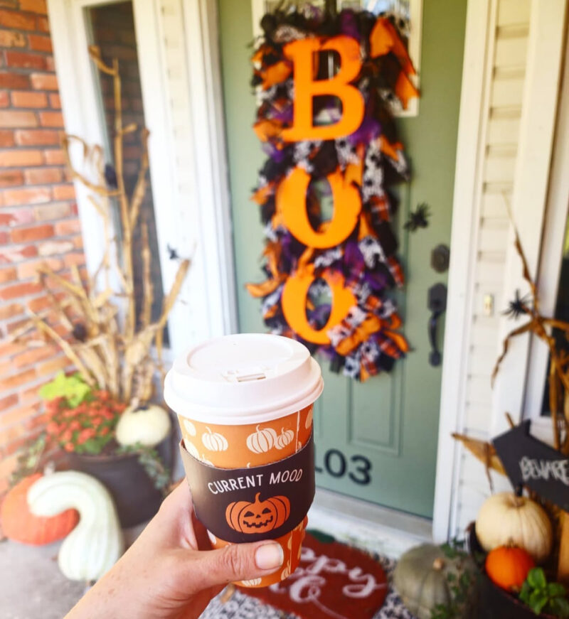 20+ Halloween Door Decor Ideas That Turn Your Entry Into October Theater