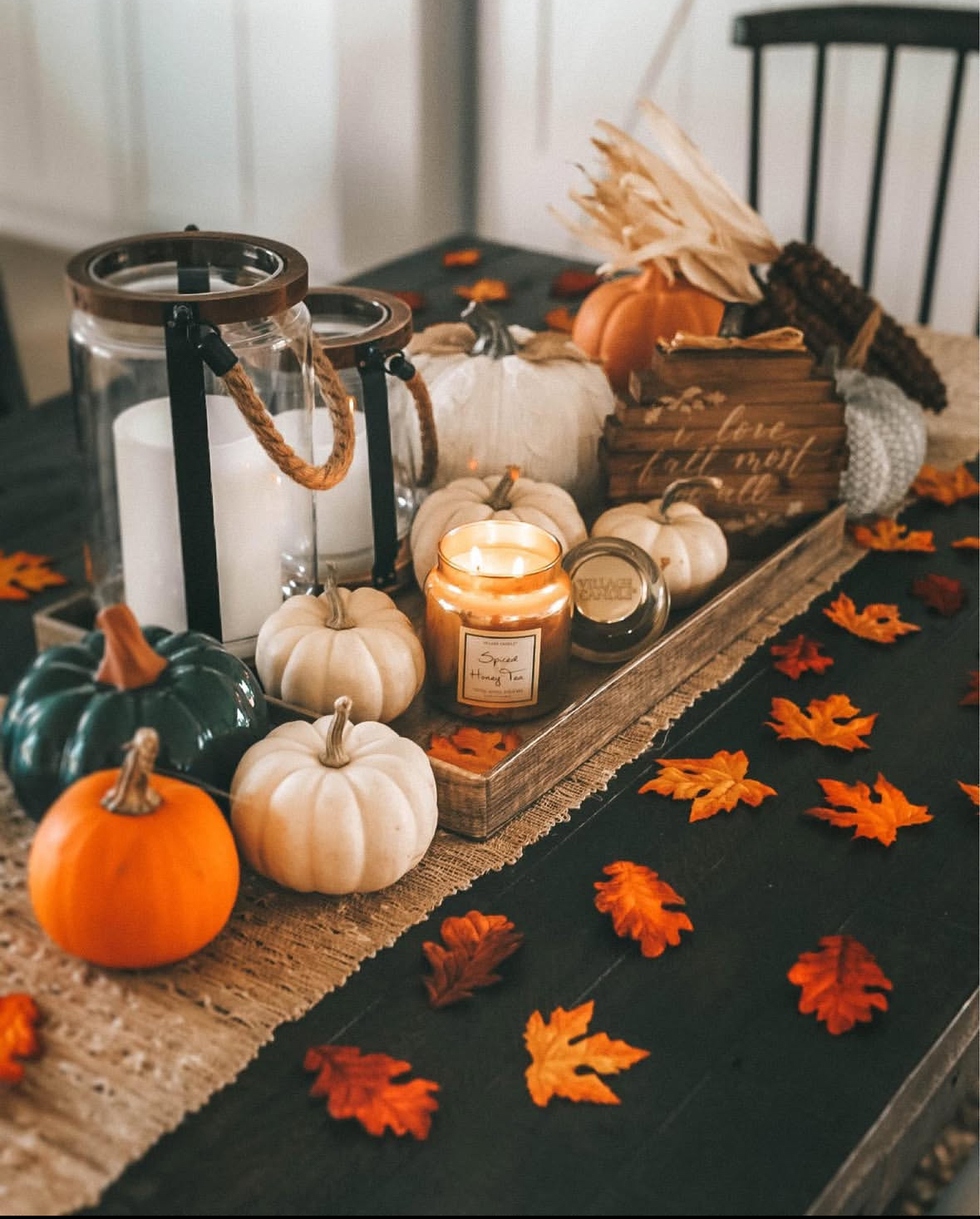 29 Autumn Tablescapes: Chic Fall Table Setting Ideas