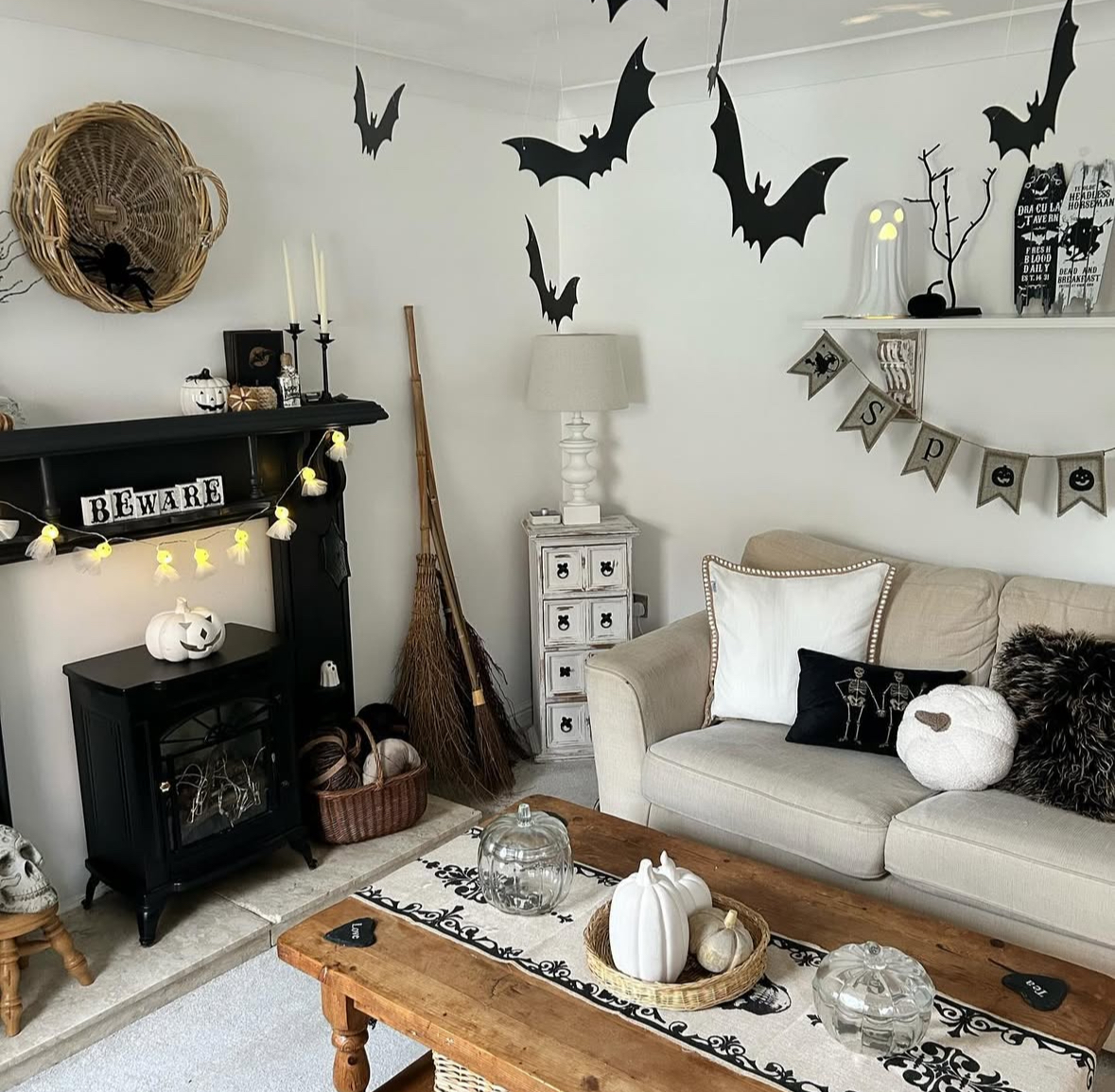 Effortless 27 Halloween Living Room Ideas for Instant Mood