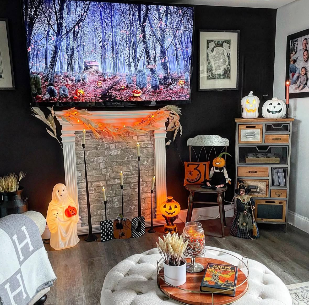 Effortless 27 Halloween Living Room Ideas for Instant Mood