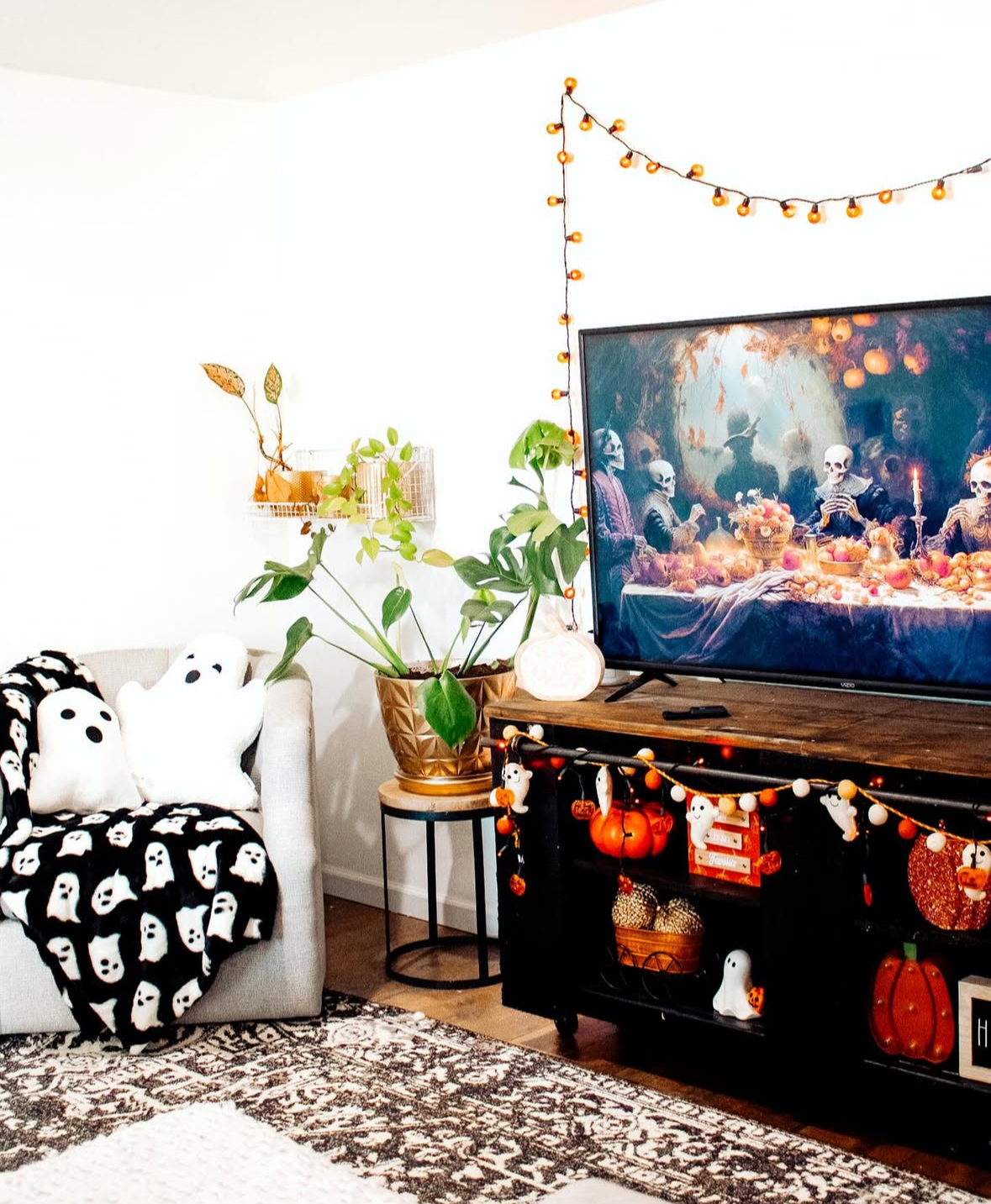 Effortless 27 Halloween Living Room Ideas for Instant Mood