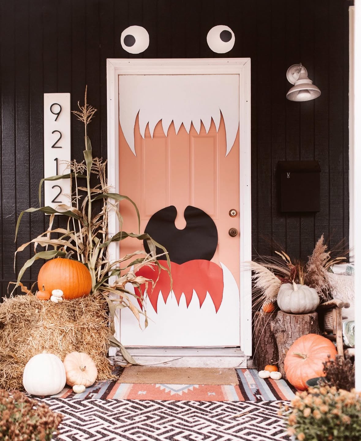 20+ Halloween Door Decor Ideas That Turn Your Entry Into October Theater