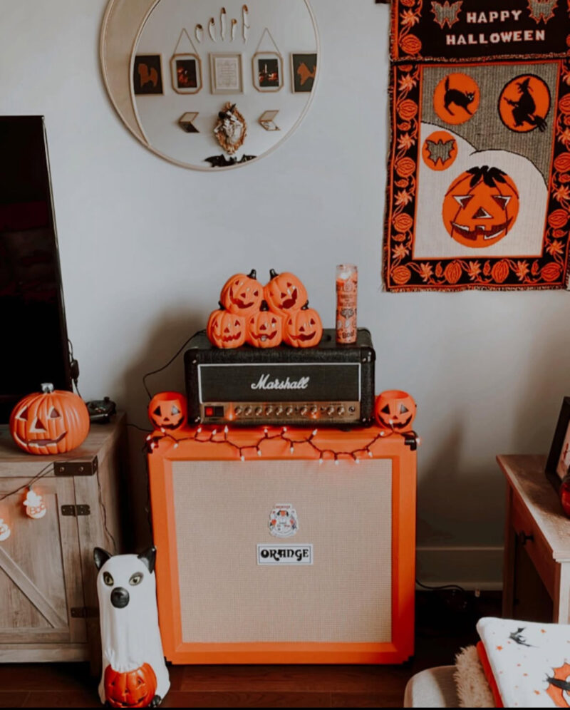 Effortless 27 Halloween Living Room Ideas for Instant Mood