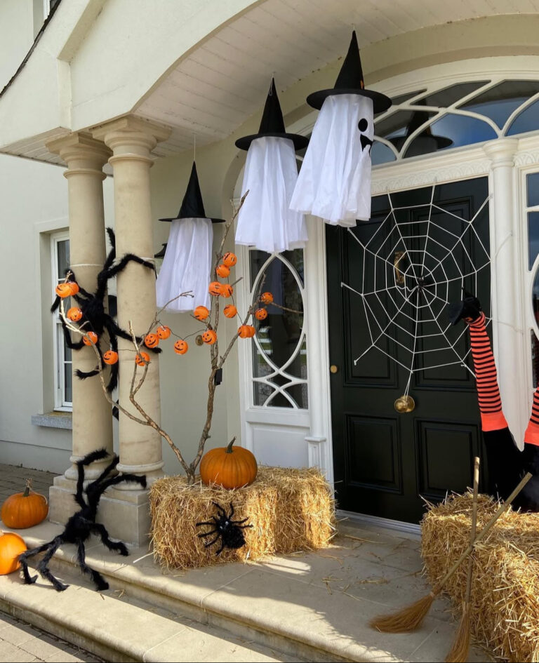20+ Halloween Door Decor Ideas That Turn Your Entry Into October Theater