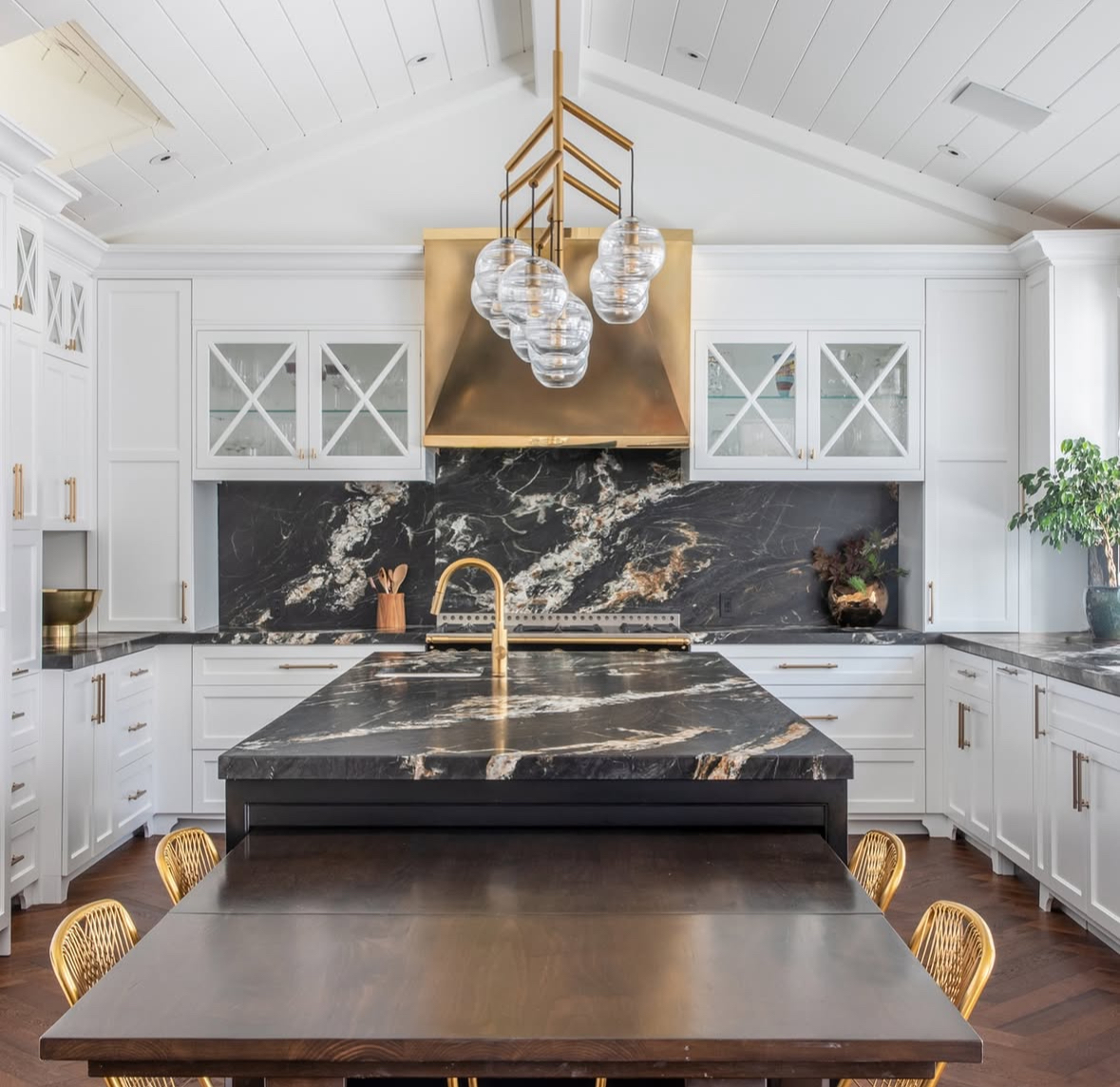 17 Black Kitchen Backsplash Ideas - Herringbone/Hex/Slab (Which One Are ...