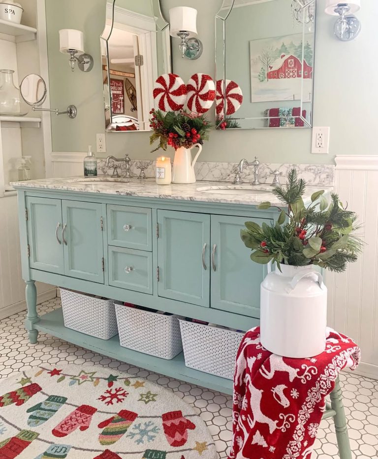 The Ultimate Guide to Bathroom Christmas Ideas (30+ Photos & Tips)