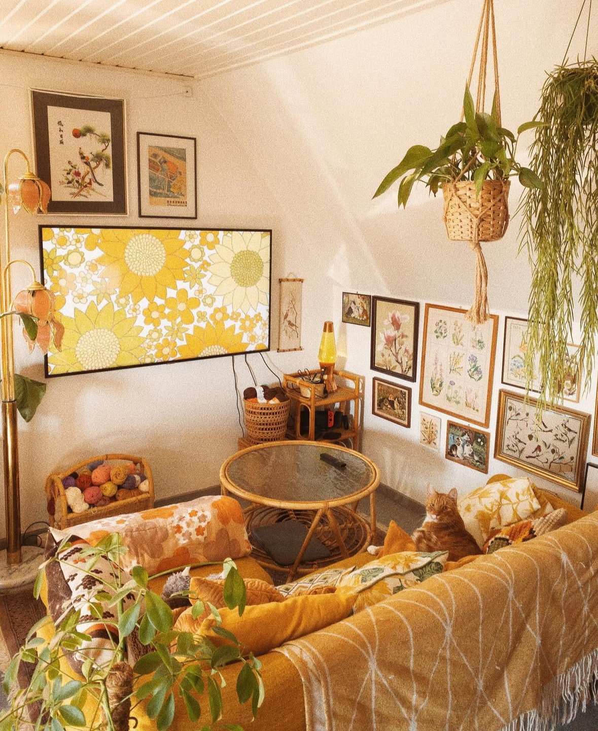 23 Rooms That Prove 70s Living Room Decor Is Weirdly Perfect for Right Now